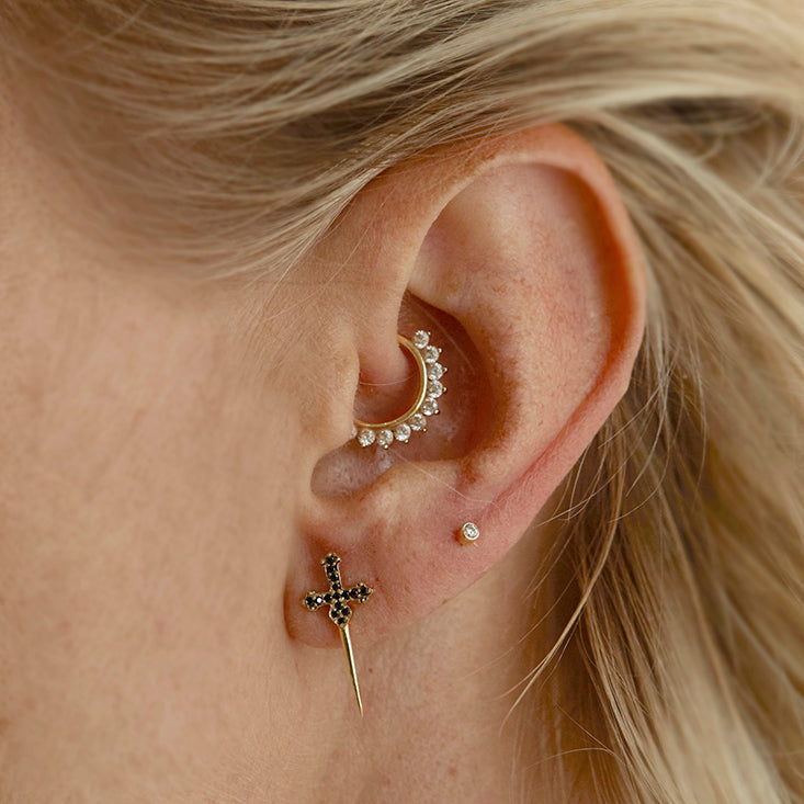 The Tiny Bullet Stone Stud in 9kt Yellow Gold – Black Betty Design